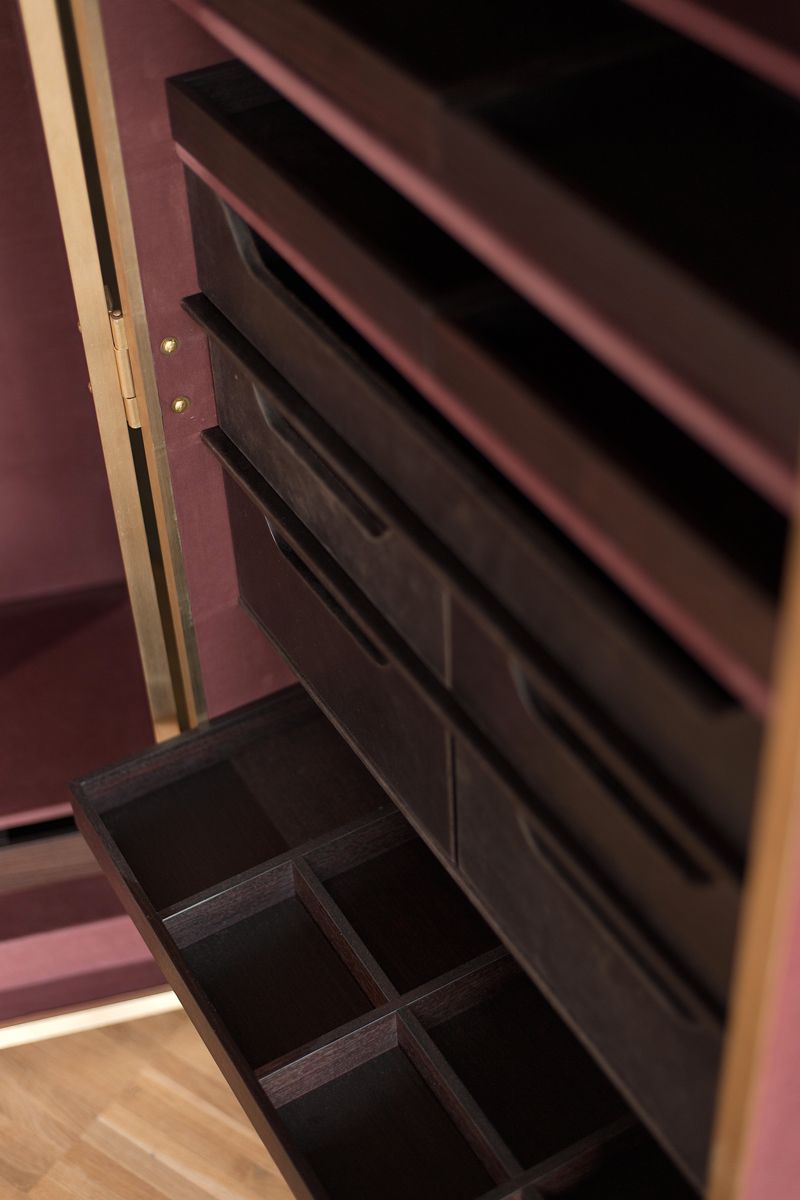 Leather wardrobe VENDOME By BAXTER design Roberto Lazzeroni
