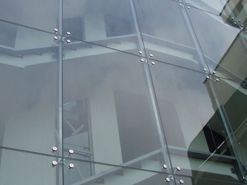 VETRA Sistema y perfil de anclaje para fachada de acero inoxidable By ...