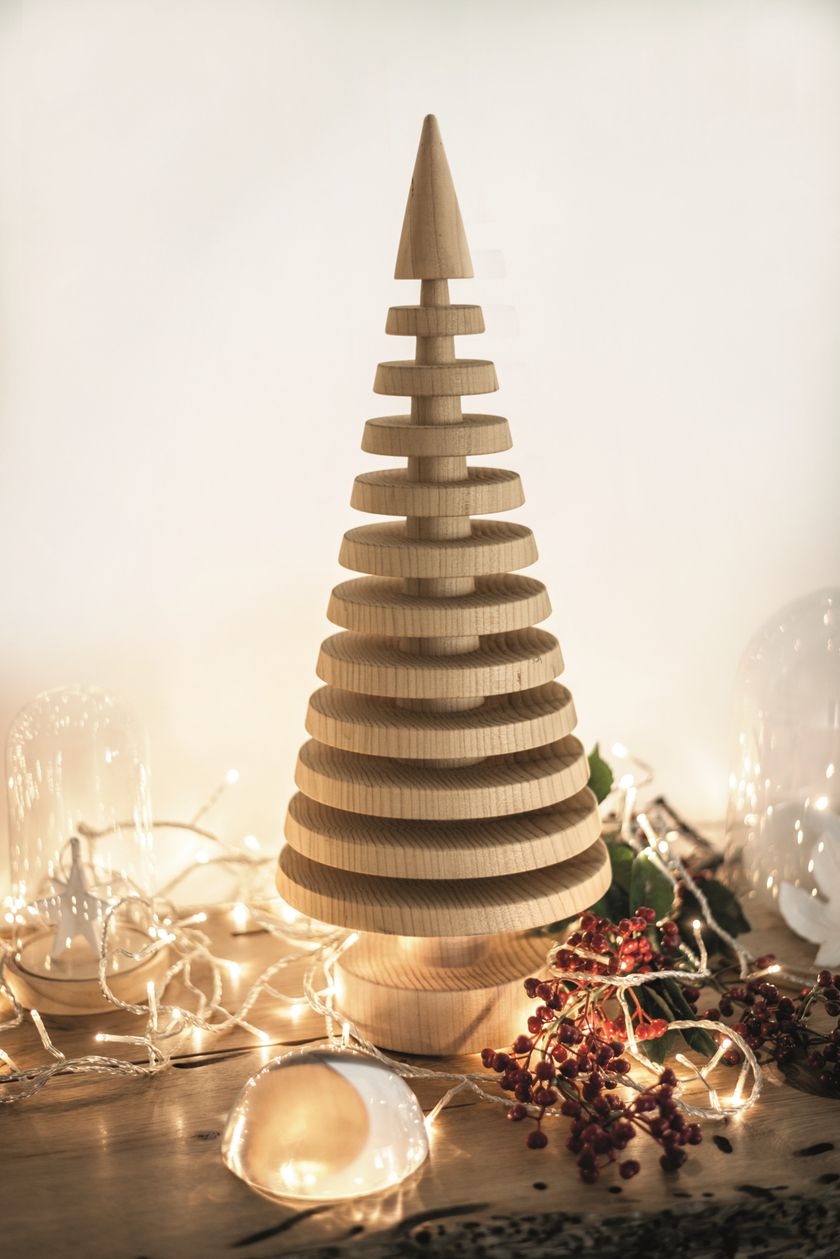 XMAS_MB Christmas cedarwood decorative object By Riva 1920 | design ...