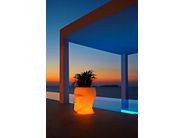 ADAN | Garden vase By VONDOM design Teresa Sapey