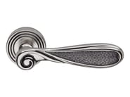 AISHA Brass door knob on back plate By LINEA CALI'