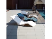 AQUA LOUNGER MOLESKIN Sun lounger By Serralunga | design Marc Sadler
