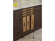 BETH English style kitchen with island By Martini Interiors