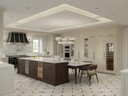 BETH English style kitchen with island By Martini Interiors