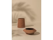 AGAPANTUS Handmade round cement garden vase By Ethimo | design Studiopepe