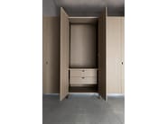 SOLO | Walk-in wardrobe By ALBED by Delmonte