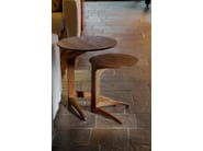 Folding solid wood side table PLÉILU H63 By KARN design Michelantonio Rizzi