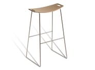 Taburete alto apilable patín TIC 530M Colección Tic By Capdell