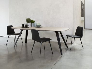 AKY MET | Dining table By TrabA' design Emilio Nanni