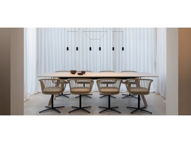ATRIVM Rectangular solid wood table By EXPORMIM | design Manel Molina