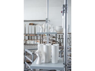 AUTOPOLE Modular retail display unit By ALU