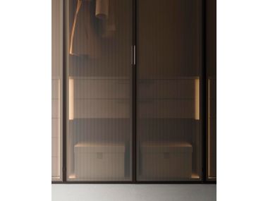 POKER - PURE Wardrobe with swinging doors By Alf DaFrè