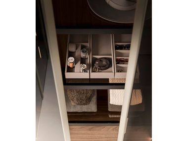 POKER - PURE Wardrobe with swinging doors By Alf DaFrè