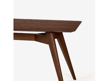 PEKOTO Table By Anesis