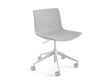 CATIFA 53 Sedia in cuoio con ruote By Arper | design Lievore Altherr Molina