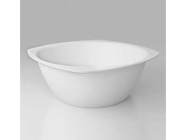 BETA ESSENTIAL Freestanding round bathtub By Hidrobox