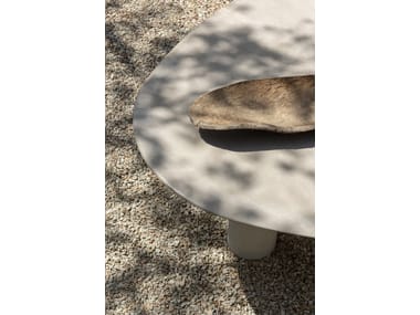 BOLD Cement table By Ethimo