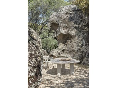 BOLD Cement table By Ethimo