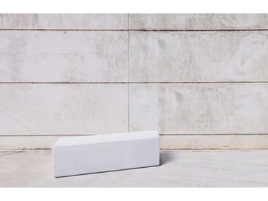 BOX TO BOX Modular backless concrete bench By SIT
