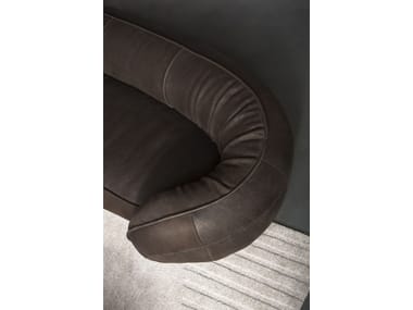 LEON Leather sofa By Baxter | design Draga & Aurel