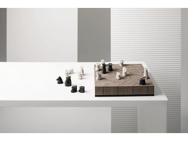 Walnut game CHECK-MATE By Giorgetti