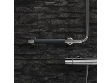 COMFORT & SAFETY L-shaped metal shower grab bar By Geesa