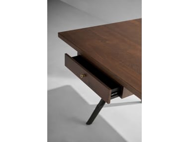 COMPASS | Writing desk with drawers By District Eight