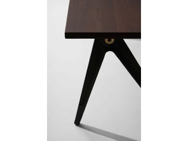 COMPASS | Writing desk with drawers By District Eight