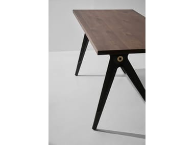 COMPASS | Writing desk with drawers By District Eight