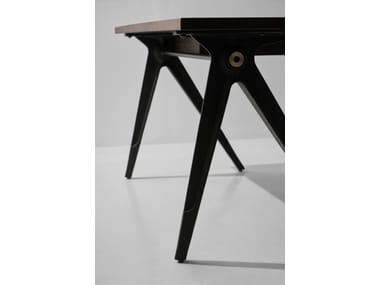 COMPASS | Writing desk with drawers By District Eight