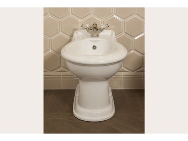 CROWN | Floor mounted bidet By Park Avenue