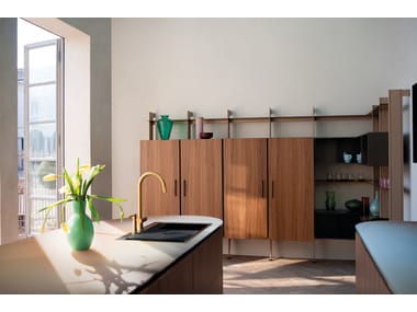 TANGRAM WITH ‘L’ GRIP EDGE Wooden fitted kitchen with island By Cesar