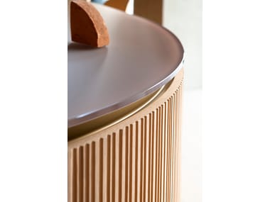 TANGRAM WITH ‘L’ GRIP EDGE Wooden fitted kitchen By Cesar