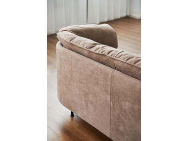 DUMPLING Leather sofa with chaise longue By grado design