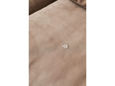 DUMPLING Leather sofa with chaise longue By grado design