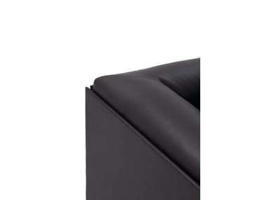 HYBLA Modular leather sofa By De Padova