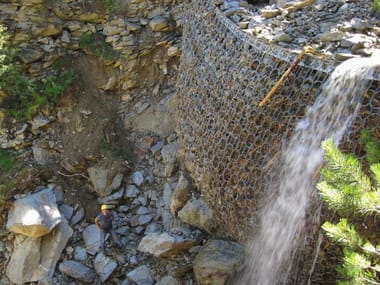 Protective meshes against debris flows | Archiproducts
