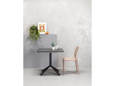 ECO Table carrée avec base à 4 rayons By SCAB DESIGN | design Roberto ...