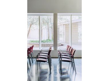 EINA Polypropylene chair with armrests By ENEA | design Josep Lluscà