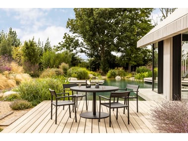 EOS | Chair with armrests By Case design Matthew Hilton