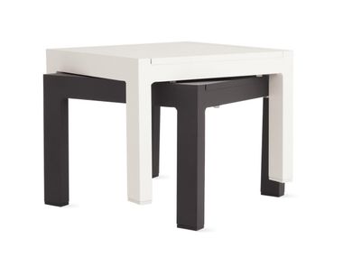 EOS | Square coffee table By Case