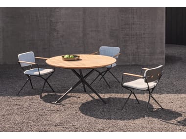 EXES Round teak garden table By Royal Botania