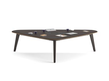 TRIAD Meeting table By Ersa