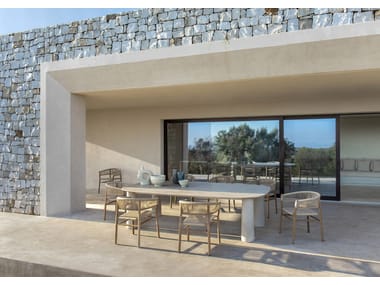 BOLD Rectangular cement table By Ethimo