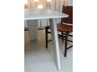 BISCUIT Rectangular marble garden table By Exteta