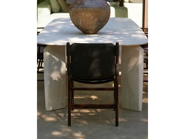 GIOTTO Rectangular travertine garden table By Exteta