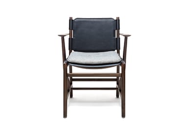 LEVANTE Mahogany and leather garden chair with armrests By Exteta