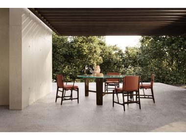 LEVANTE Mahogany and leather garden chair with armrests By Exteta