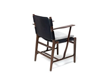 LEVANTE Mahogany and leather garden chair with armrests By Exteta