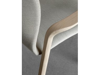 FEEL Stackable high-back chair By Brunner | design AART Designers